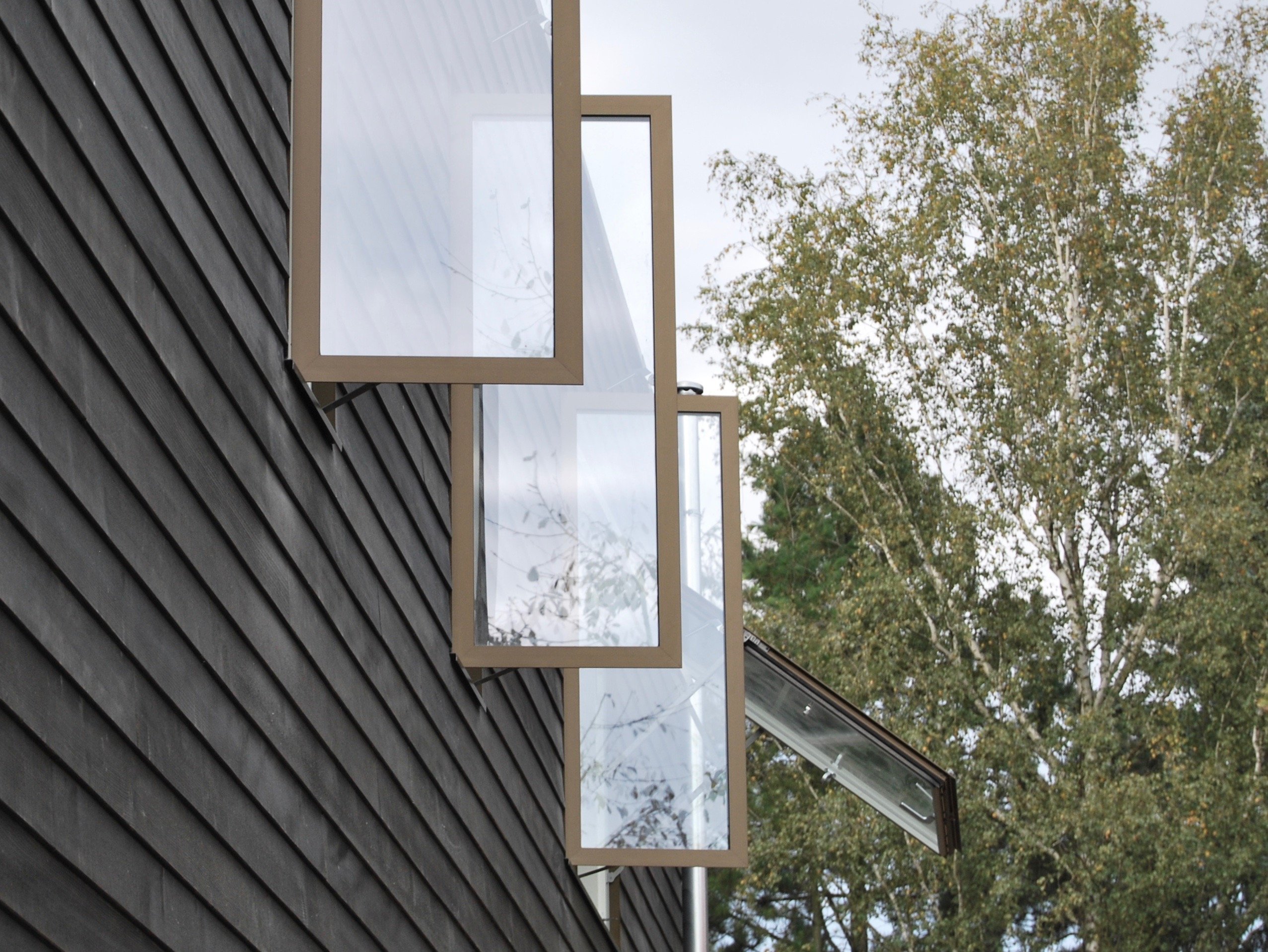 Die Vielfalt des Holzbaus - Einfamilienhäuser mit Holz bauen und ...